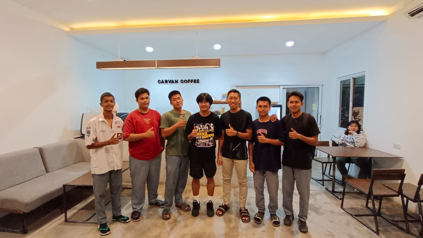 TeFa TKJ Pasang CCTV di CARVAN Cafe - SMKN 1 PARITTIGA SMKN 1 PARITTIGA